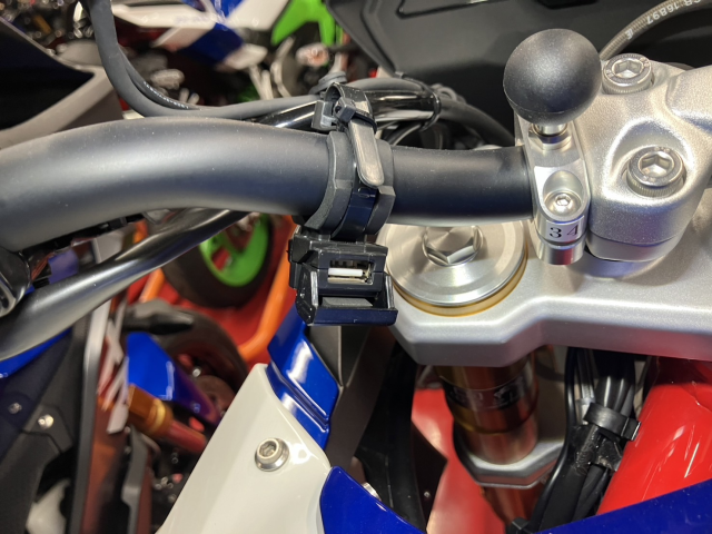 BMW G310GS（ポーラー・ホワイト/レーシング・ブルー・メタリック）｜MotoRideTOKYO - レンタル819落合南長崎駅前店